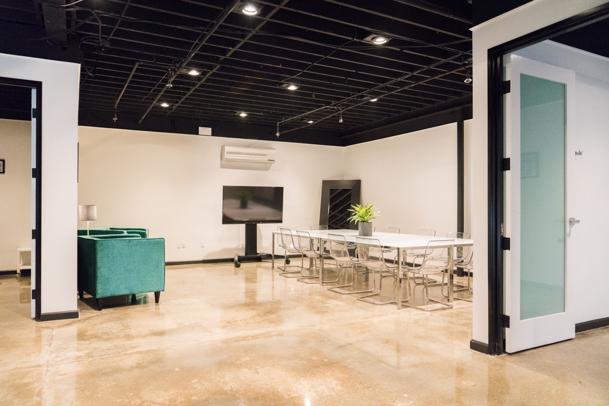 Sydney - Thunder Studios