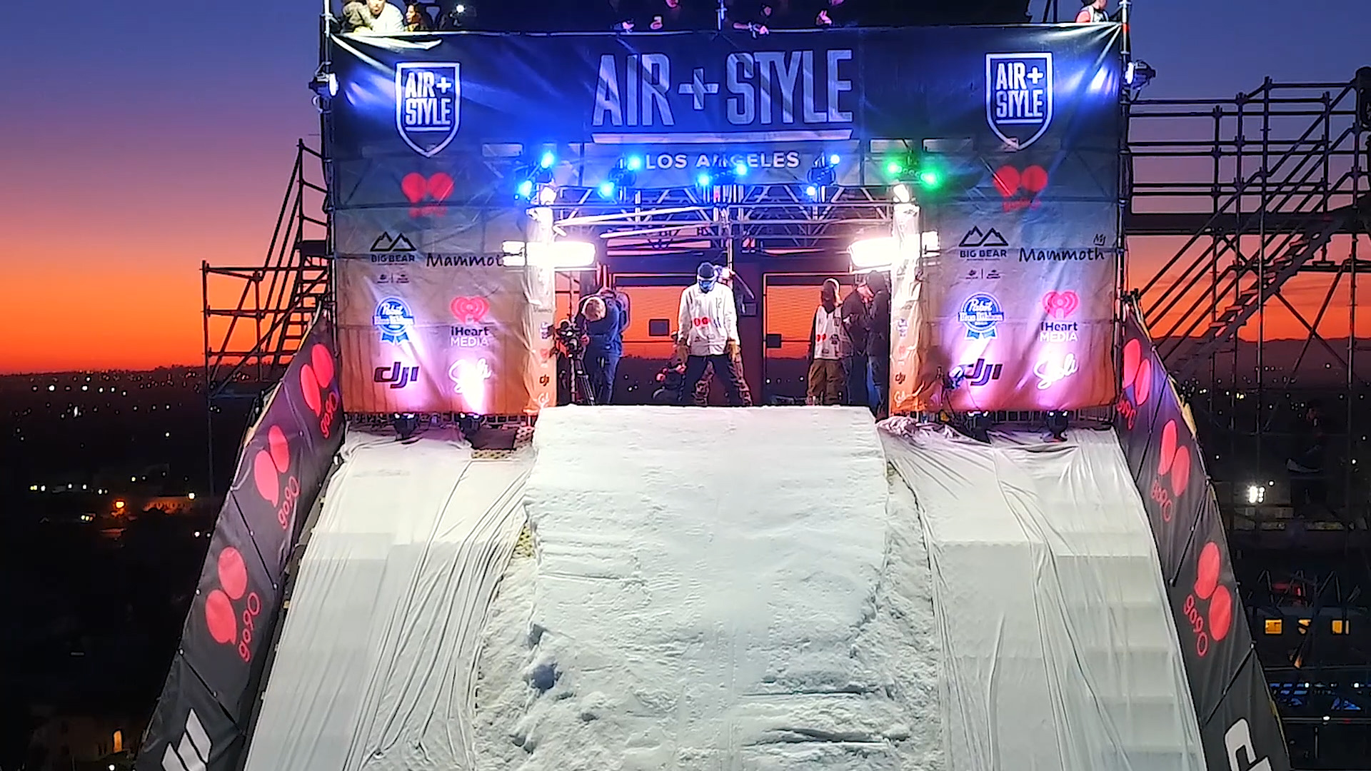 Simon Rex And Sam Blacky Take Over For On Air + Style - Thunder Studios